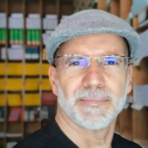 ᑕ ᑐ Unser Team ️ Dr. Roland Maturaschule