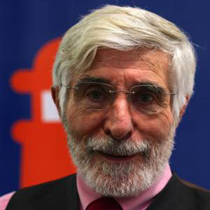 ᑕ ᑐ Über uns ️ Dr. Roland Maturaschule